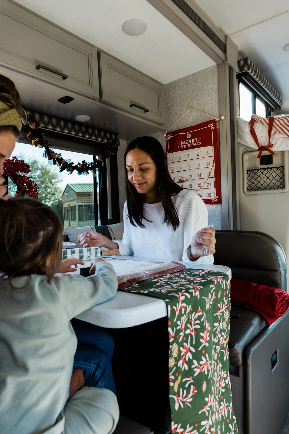 How to Decorate Your RV this Christmas without Breaking the Bank | La ...