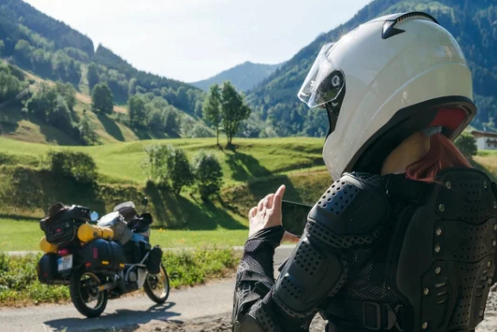 Motorcycle Photography Tips: 7 Ways to Get More Rentals