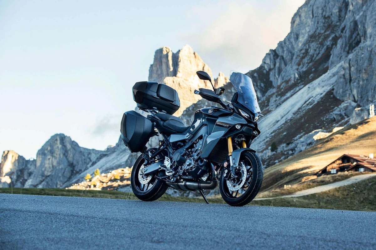 Top 5 Sport Touring Motorcycles: Buyer’s and Renter’s Guide