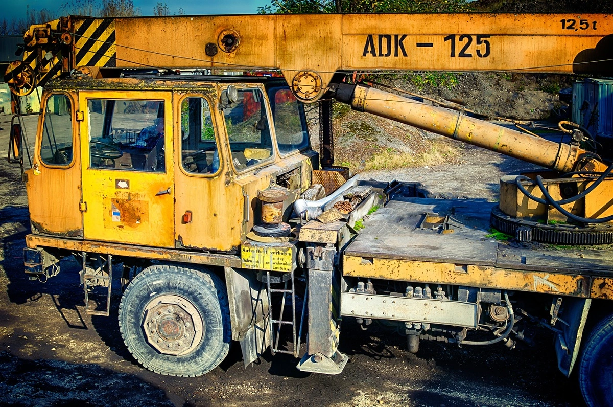 Understanding the Benefits of a Truck Crane - Boom & Bucket