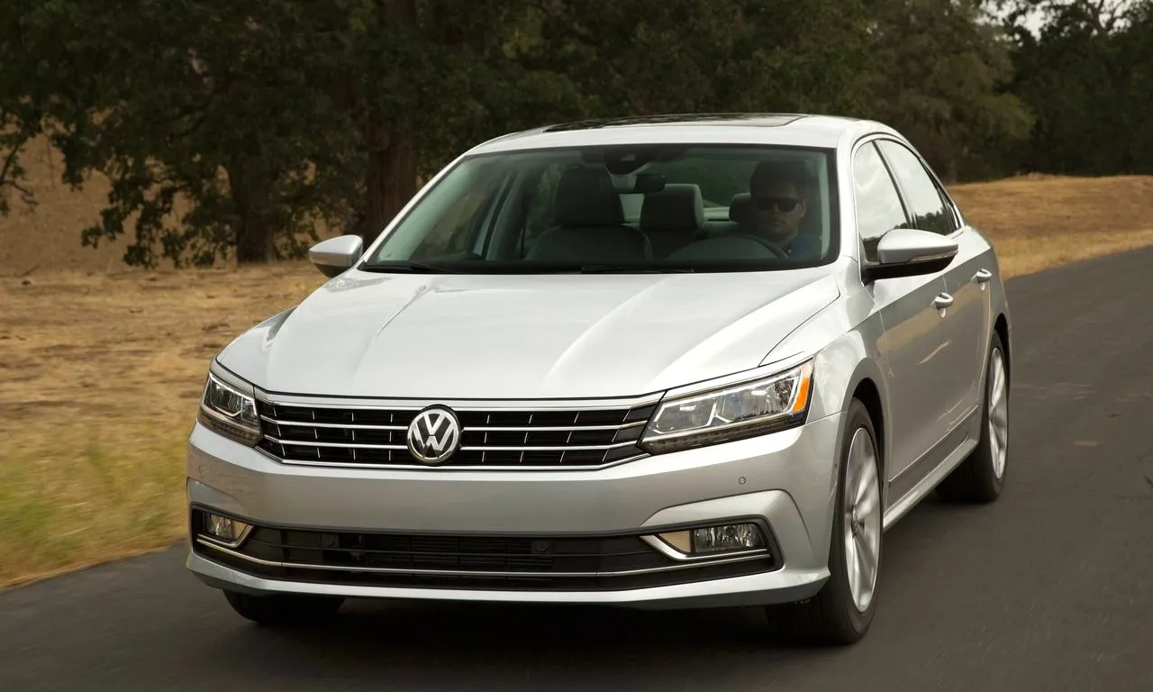 Volkswagen Passat 2017 | Características y atributos