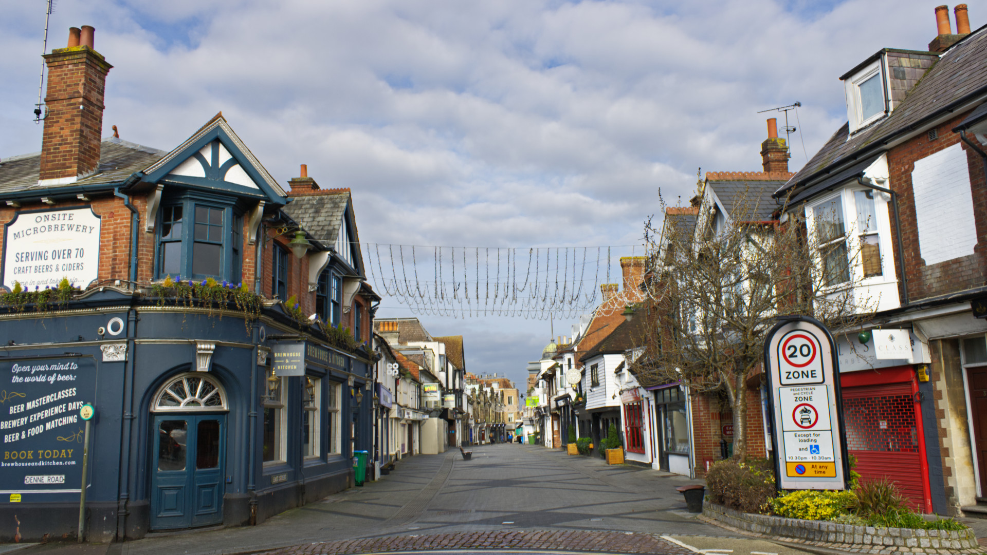 Traffic ban extended in East Street and Market Square to improve ...