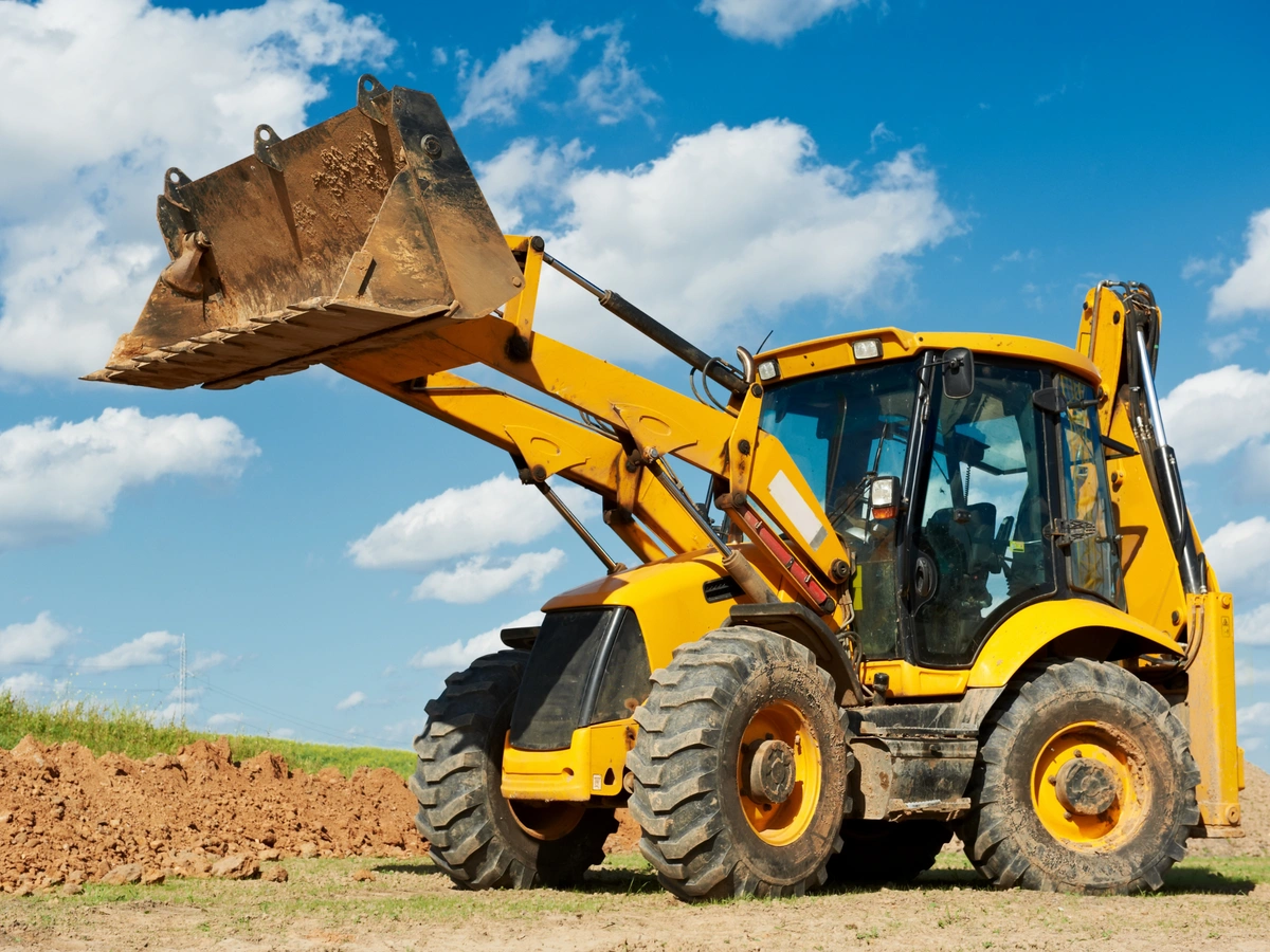 Quick Guide: Selecting the Right Backhoe Attachment