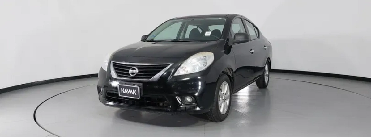 Versa 2013 seminuevo: un compacto confiable y eficiente