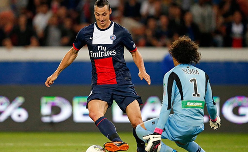 Paco Memo Ochoa y su eterno rival el sueco Ibrahimovic