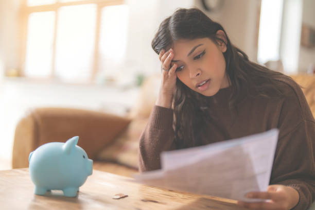 Millions on universal credit pay back £1 back in every £13 for ...