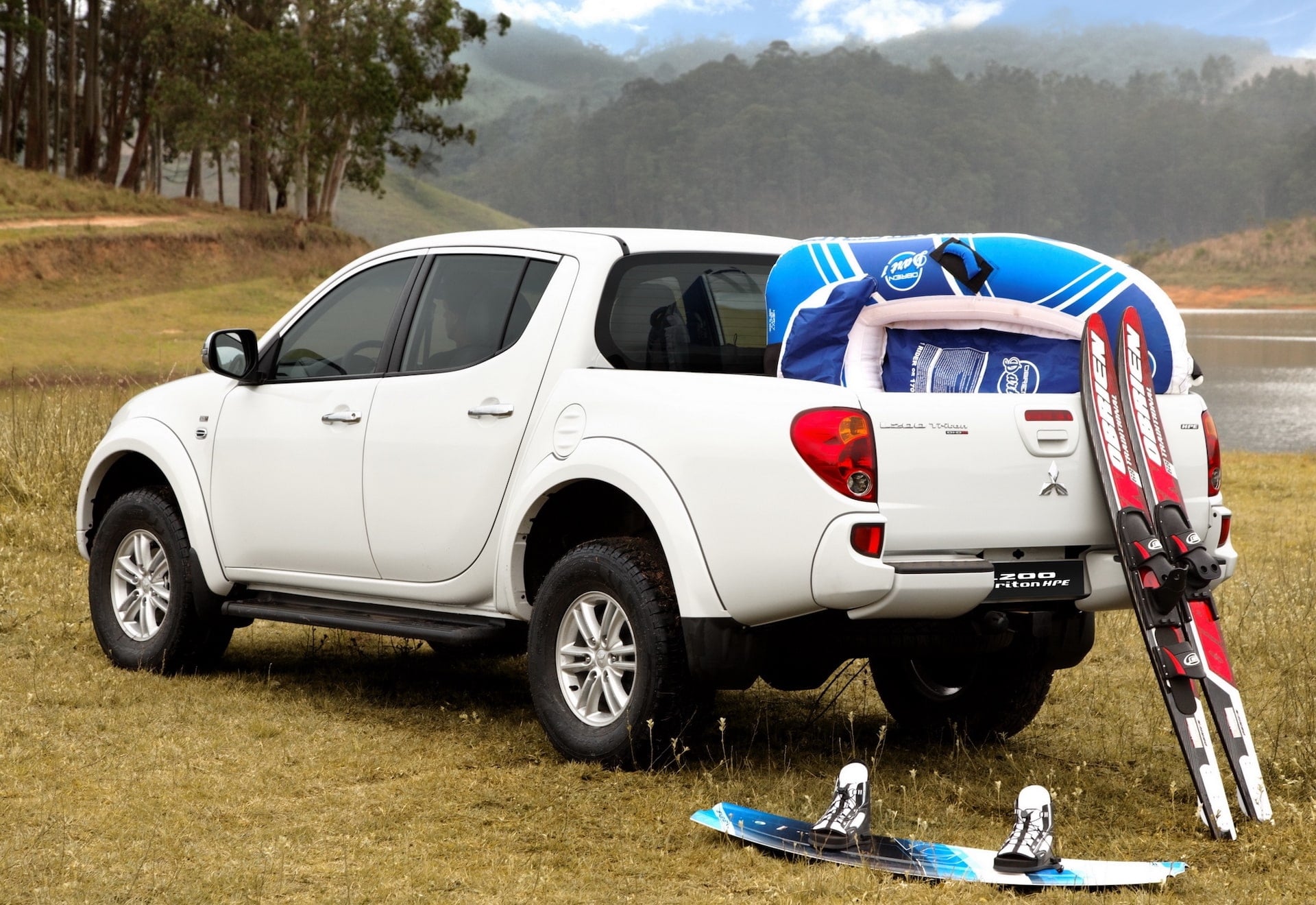 L200 Triton 2015: picape todo-o-terreno Mitsubishi