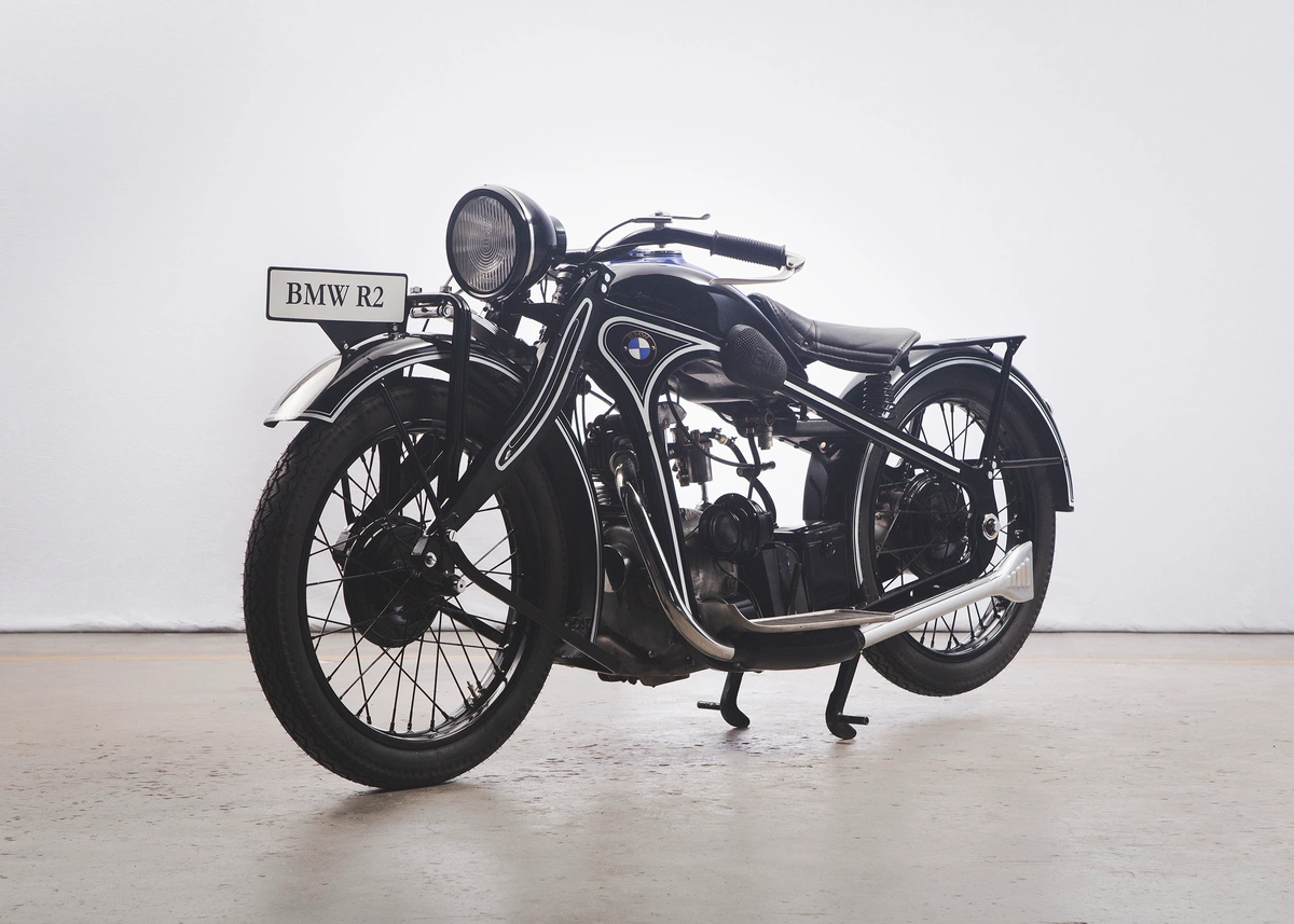 BMW Motorcycle History: List of All Models Since 1923 R 32