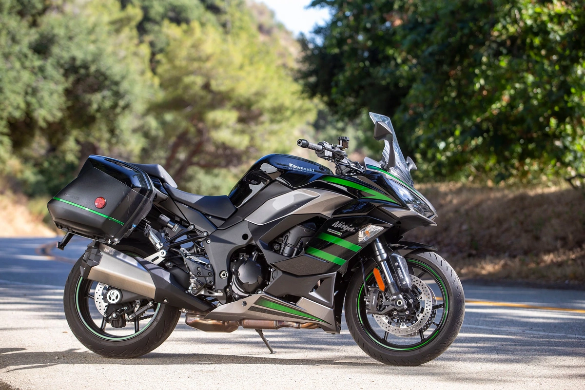 Top 5 Sport Touring Motorcycles: Buyer’s and Renter’s Guide