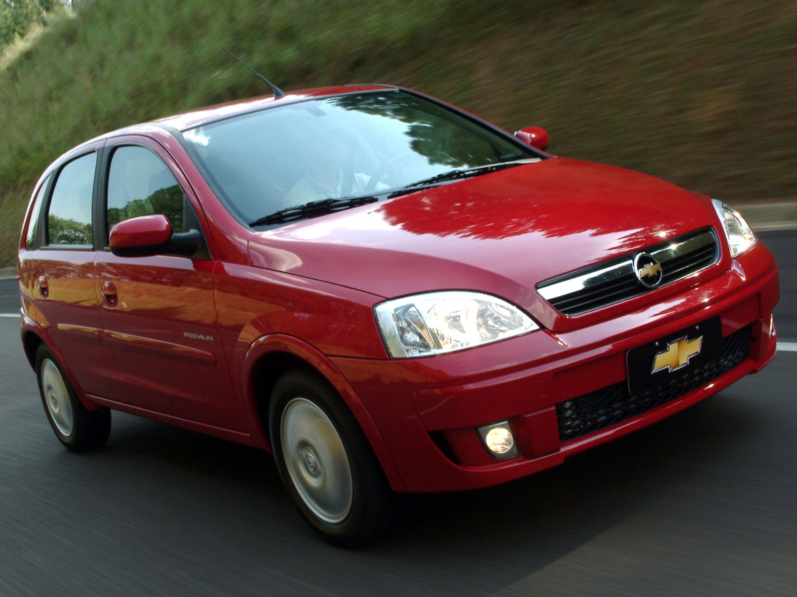 Corsa Hatch: compacto é destaque no mercado de usados
