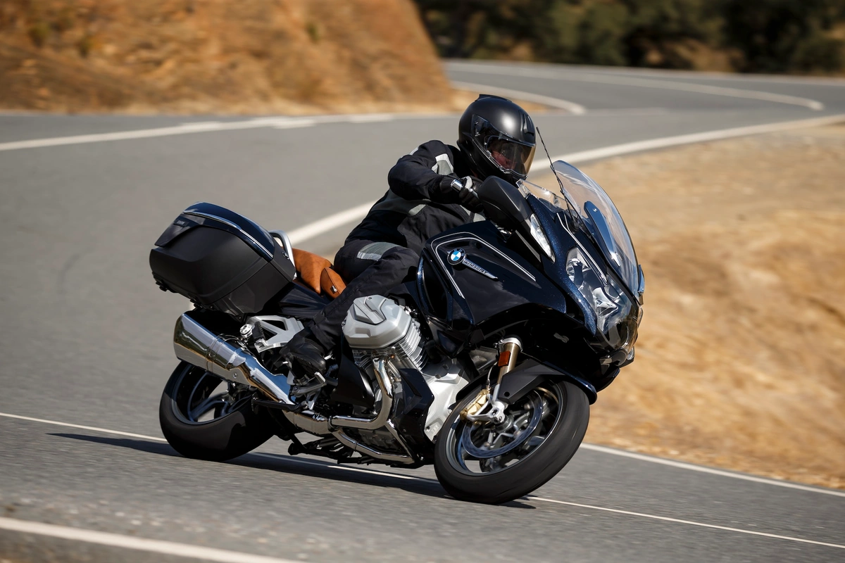 Top 5 Sport Touring Motorcycles: Buyer’s and Renter’s Guide