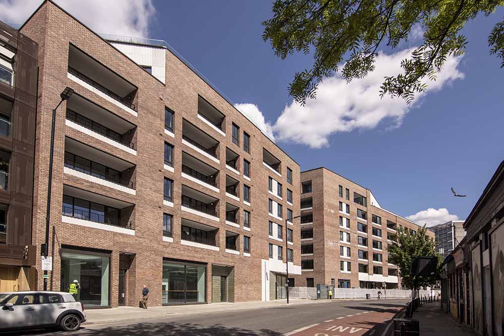 Combating Urban Heat through Building Design by Vonder